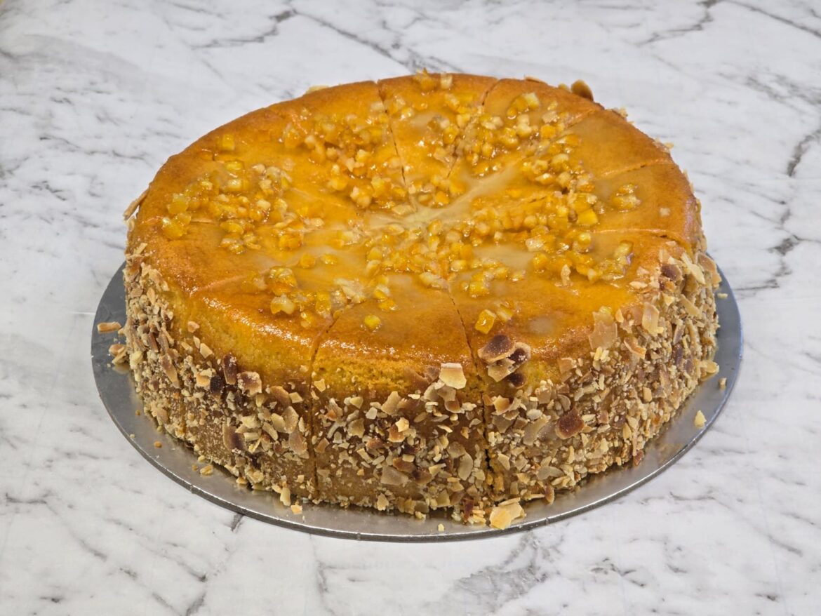 Traditional Pre-Sliced 9 inches Cakes – Sienna Desserts