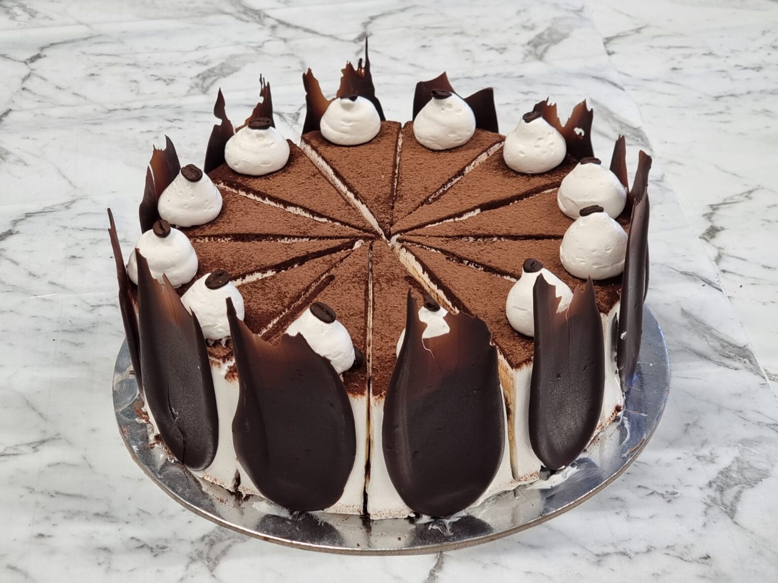 Traditional Pre-Sliced 9 inches Cakes – Sienna Desserts